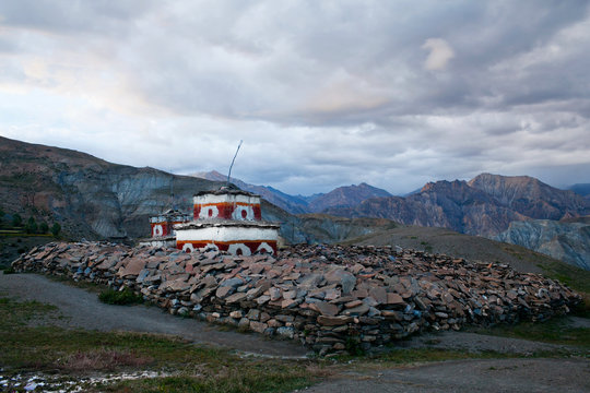 Afbeeldingen over "Upper Dolpo" – Blader in stockfoto's, vectoren en ...