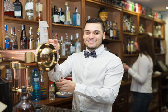 「Barmen」の画像 - 90,666 件の Stock 写真、ベクターおよびビデオ | Adobe Stock