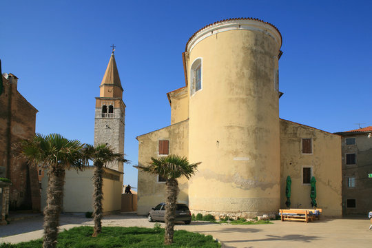 Umago Bilder – Durchsuchen 168 Archivfotos, Vektorgrafiken und Videos ...