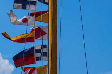 Fotos, lizenzfreie Bilder, Grafiken, Vektoren und Videos von "wehende ...