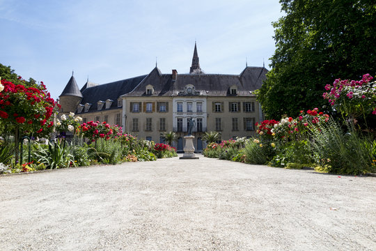 รูปภาพ"Mistral – เลือกดูภาพถ่ายสต็อก เวกเตอร์ และวิดีโอ2,743 | Adobe Stock