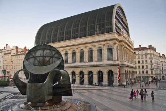 「Lione」の画像 - 526 件の Stock 写真、ベクターおよびビデオ | Adobe Stock