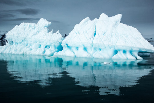 รูปภาพGrenlandia – เลือกดูภาพถ่ายสต็อก เวกเตอร์ และวิดีโอ209 | Adobe Stock