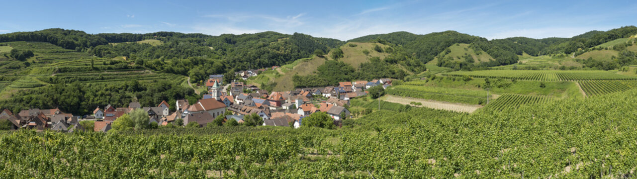 Schwarzwaldhaus Images – Browse 543 Stock Photos, Vectors, and Video | Adobe Stock