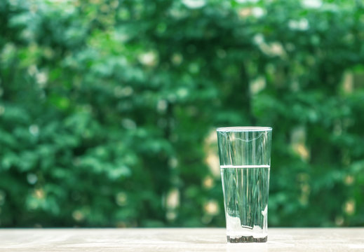 Drop Cap Images – Browse 3,977,512 Stock Photos, Vectors, and Video ...