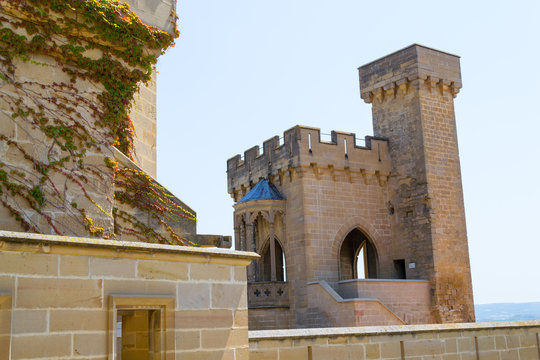 รูปภาพBrattice – เลือกดูภาพถ่ายสต็อก เวกเตอร์ และวิดีโอ136 | Adobe Stock