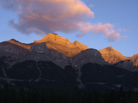 "Mount Rundle" Images – Browse 1,392 Stock Photos, Vectors, and Video ...