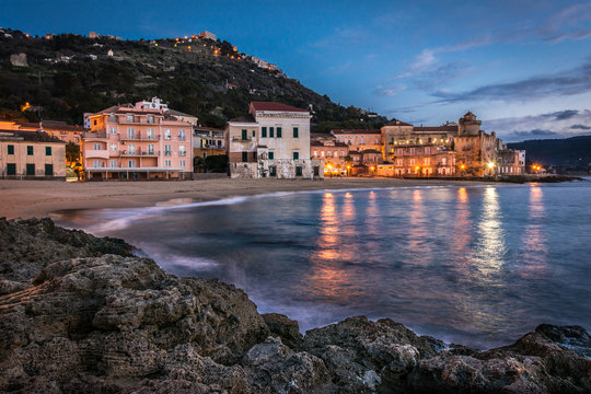 Cilento bilder – Bläddra bland 6,130 stockfoton, vektorer och videor ...