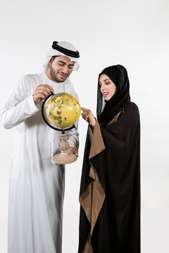 「Gutrah」の画像 - 465 件の Stock 写真、ベクターおよびビデオ | Adobe Stock