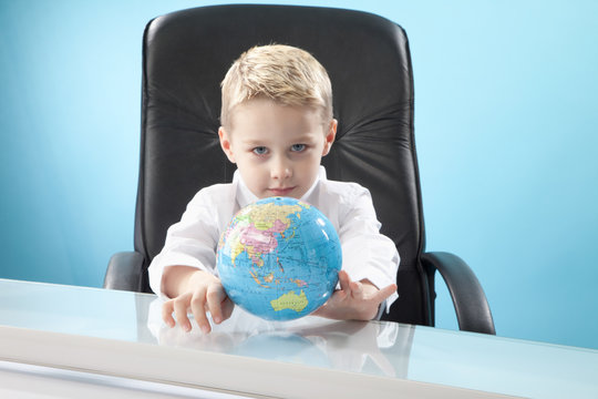 Chefsessel bilder – Bläddra bland 747 stockfoton, vektorer och videor ...