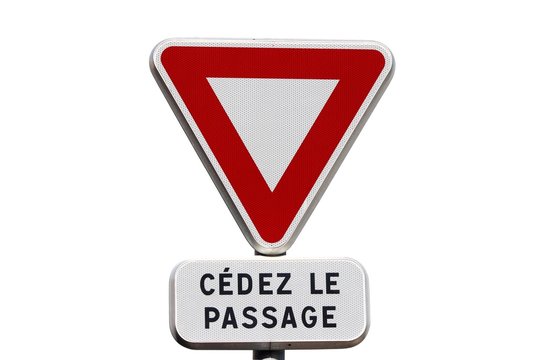 Panneaux De Cédez Le Passage Cédez Le Passage" Images – Browse 48