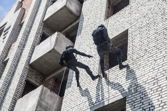 รูปภาพFast-Roping – เลือกดูภาพถ่ายสต็อก เวกเตอร์ และวิดีโอ172 | Adobe Stock