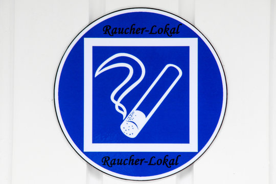 Rauchersymbol - Images et vidéos libres de droits | Adobe Stock