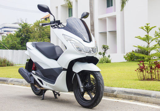 "Motor Scooter" Images – Browse 225,594 Stock Photos, Vectors, and ...