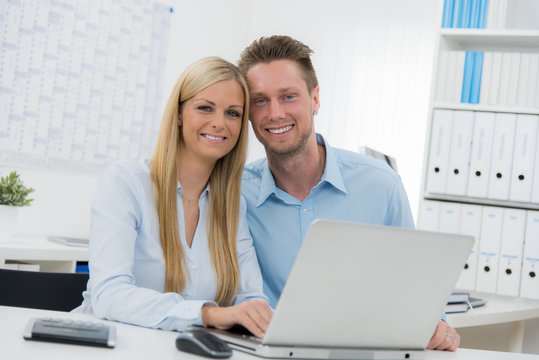 Arbeitskollegen Imagens – Procure 1,248 fotos, vetores e vídeos | Adobe Stock