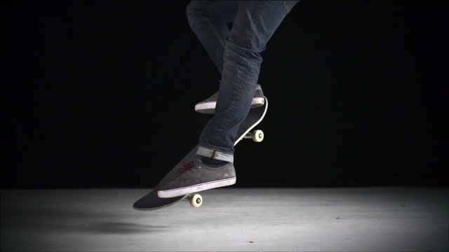 Kickflip bilder – Bläddra bland 1,943 stockfoton, vektorer och videor ...