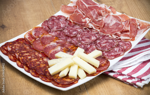 "Entremeses ibéricos" Fotos de archivo e imágenes libres de derechos en ...