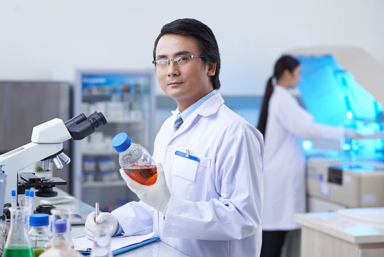 Chemist Images – Browse 348,588 Stock Photos, Vectors, and Video ...