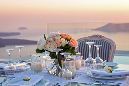 Above View Of Dinner Table Images – Browse 1,092,588 Stock Photos ...