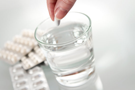 รูปภาพBrausetablette – เลือกดูภาพถ่ายสต็อก เวกเตอร์ และวิดีโอ270 ...