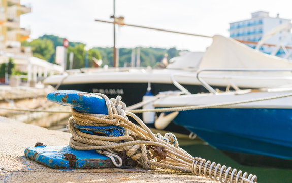 Bootsanleger Bilder – Durchsuchen 12,629 Archivfotos, Vektorgrafiken ...