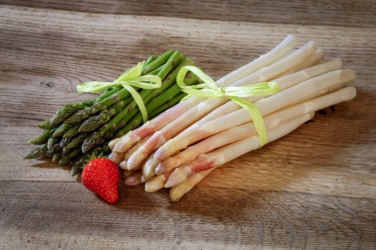 Spargelessen Bilder – Durchsuchen 82,844 Archivfotos, Vektorgrafiken ...