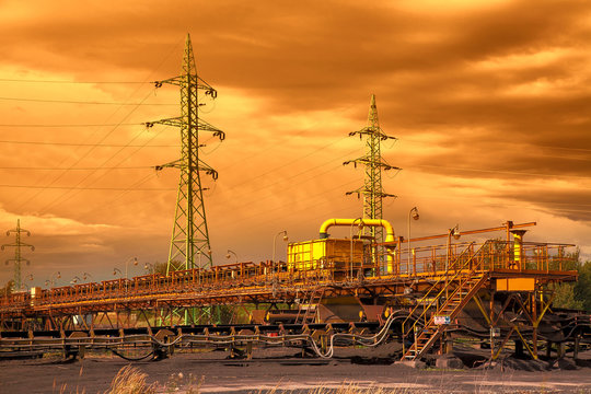 "Coal Loading" Images – Browse 205 Stock Photos, Vectors, and Video ...