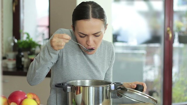 Distasteful Bilder – Durchsuchen 1,650 Archivfotos, Vektorgrafiken und ...