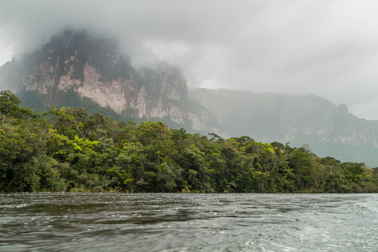 Auyantepui Images – Browse 448 Stock Photos, Vectors, and Video | Adobe ...