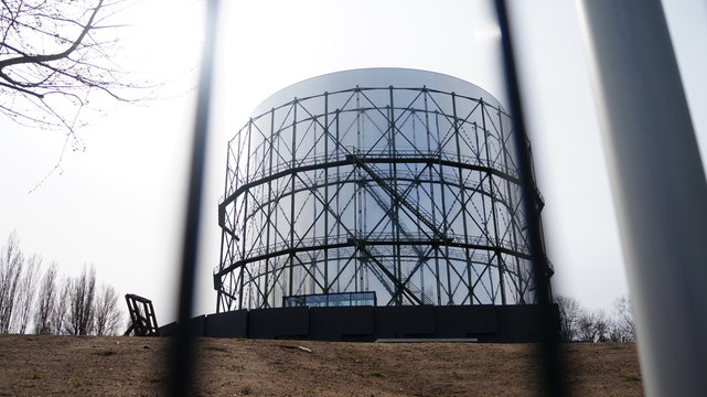 รูปภาพ"Gasometer – เลือกดูภาพถ่ายสต็อก เวกเตอร์ และวิดีโอ10,635 | Adobe ...