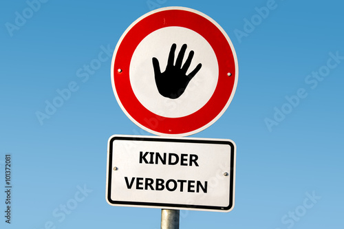 "Schild 51 - Kinder verboten" Stockfotos und lizenzfreie Bilder auf ...