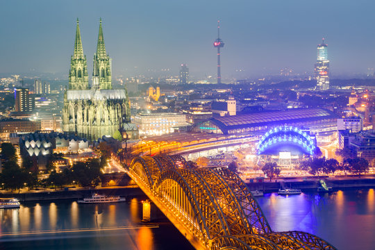 รูปภาพKoln – เลือกดูภาพถ่ายสต็อก เวกเตอร์ และวิดีโอ101,275 | Adobe Stock