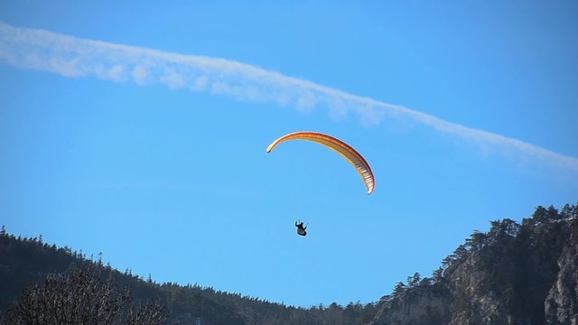 Paragleiter bilder – Bläddra bland 931 stockfoton, vektorer och videor ...