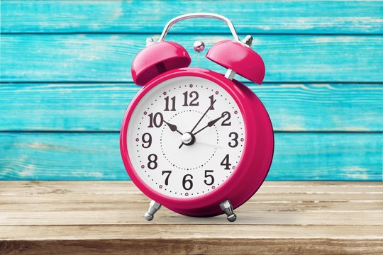 Alarm-Clock Bilder – Durchsuchen 30,862 Archivfotos, Vektorgrafiken und ...