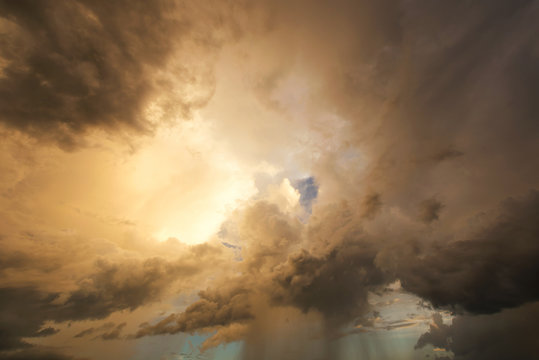 Updraft bilder – Bläddra bland 528 stockfoton, vektorer och videor ...