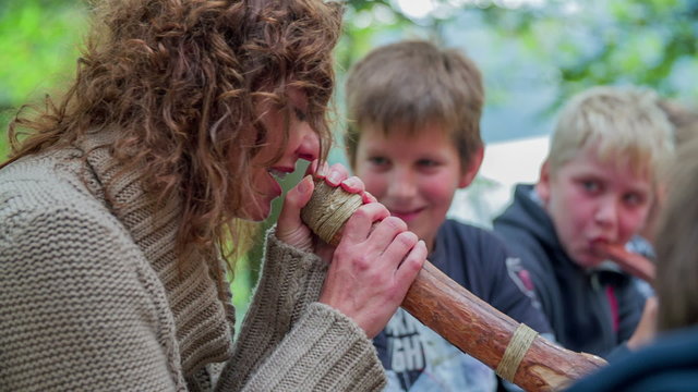 Didgeridoo 影像 – 瀏覽 1,174 個素材庫相片、向量圖和影片 | Adobe Stock