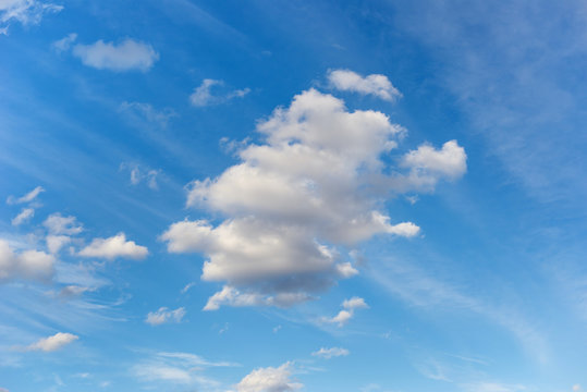 Bulut 이미지 – 찾아보기 4,827 스톡 사진, 벡터 및 비디오 | Adobe Stock