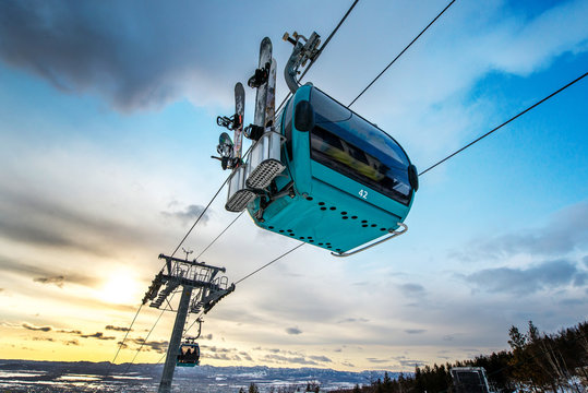 「Telecabin」の画像 - 174 件の Stock 写真、ベクターおよびビデオ | Adobe Stock