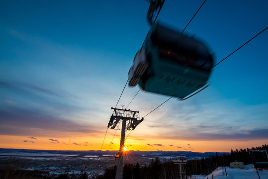 รูปภาพTelecabin – เลือกดูภาพถ่ายสต็อก เวกเตอร์ และวิดีโอ260 | Adobe Stock