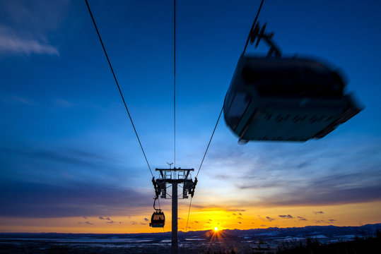 รูปภาพTelecabin – เลือกดูภาพถ่ายสต็อก เวกเตอร์ และวิดีโอ260 | Adobe Stock