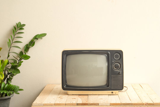Free Tv Images – Browse 6,152 Free Stock Photos, Vectors, and Video ...