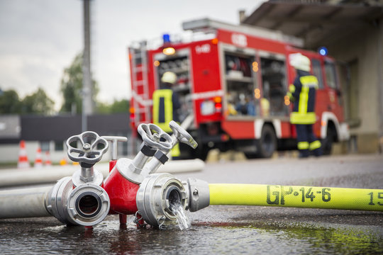 Feuerwehr-Bilder: Stock-Fotos & -Videos. | Adobe Stock
