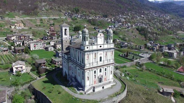 Tresivio 影像 – 瀏覽 137 個素材庫相片、向量圖和影片 | Adobe Stock