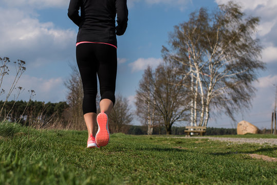 Schuhprofil bilder – Bläddra bland 102 stockfoton, vektorer och videor ...