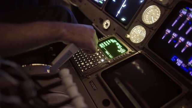 747 Cockpit Images – Browse 339 Stock Photos, Vectors, and Video ...