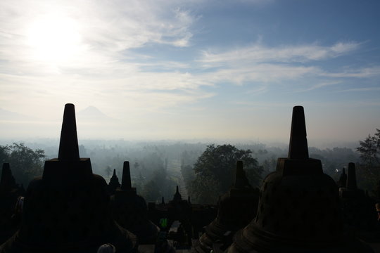 「Borobodur」の写真素材 | 698件の無料イラスト画像 | Adobe Stock