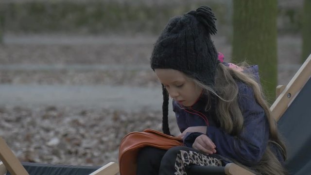 Childness bilder – Bläddra bland 191 stockfoton, vektorer och videor ...