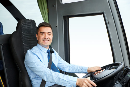 Busfahrerin Bilder Durchsuchen 25 395 Archivfotos Vektorgrafiken Und