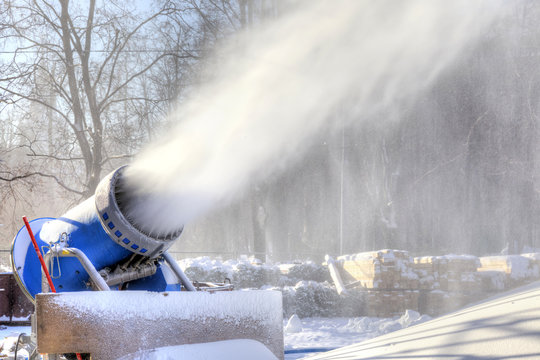 รูปภาพSnow-Gun – เลือกดูภาพถ่ายสต็อก เวกเตอร์ และวิดีโอ243 | Adobe Stock