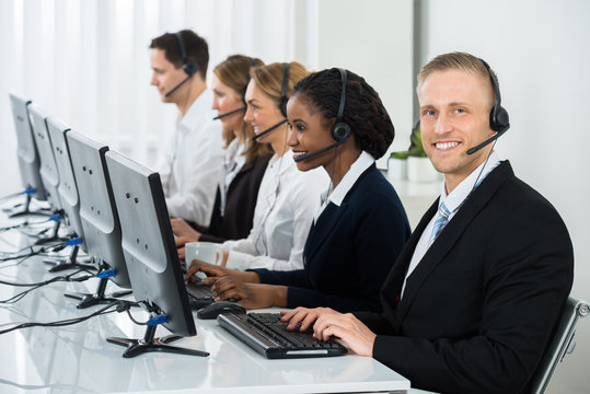 รูปภาพTelemarketer – เลือกดูภาพถ่ายสต็อก เวกเตอร์ และวิดีโอ121,866 ...